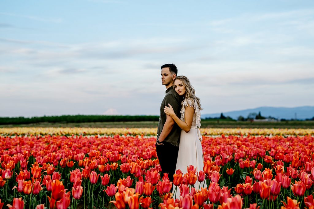 Flower Field Engagement Photos 🌸 - My Sweet Engagement